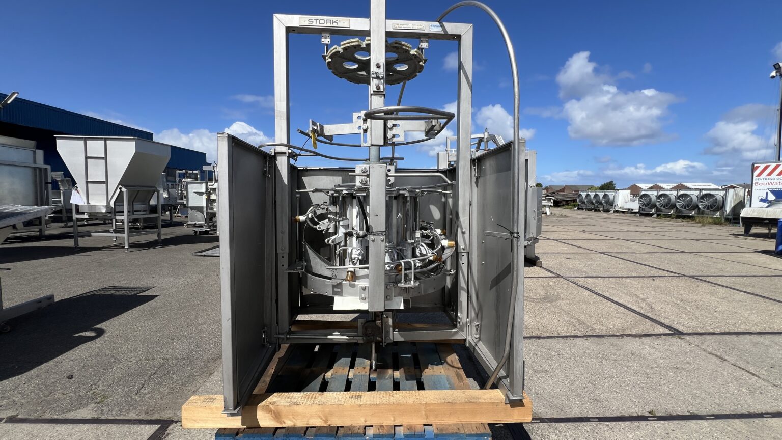 Stork Neck Breaker and Skin Slitter - Use Poultry Tech