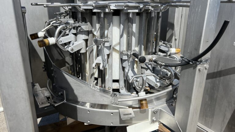 Stork Neck Breaker and Skin Slitter - Use Poultry Tech