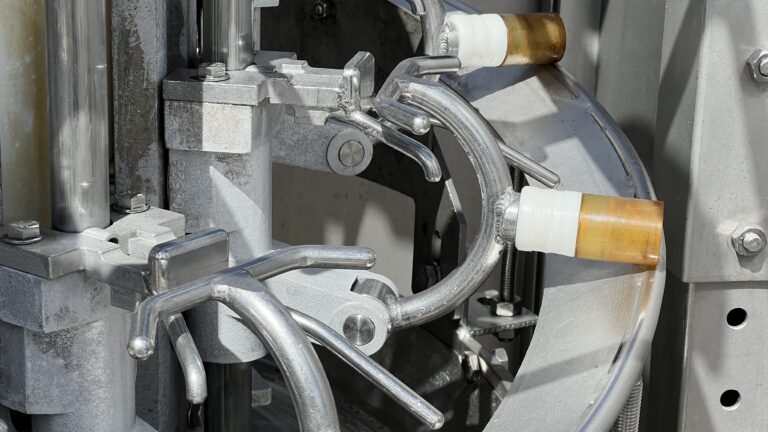 Stork Neck Breaker and Skin Slitter - Use Poultry Tech